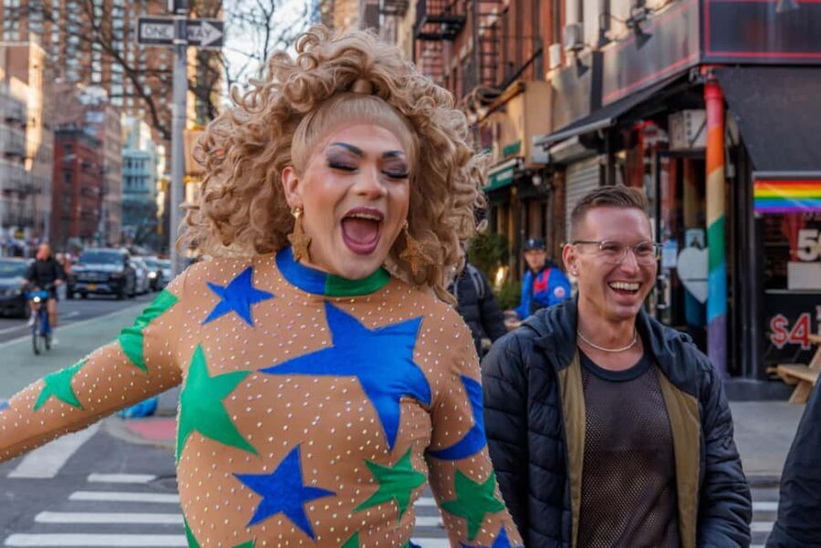 NYC: Fabulous Drag Night Out with a Drag Queen - Transition to the Heart of NYC Drag