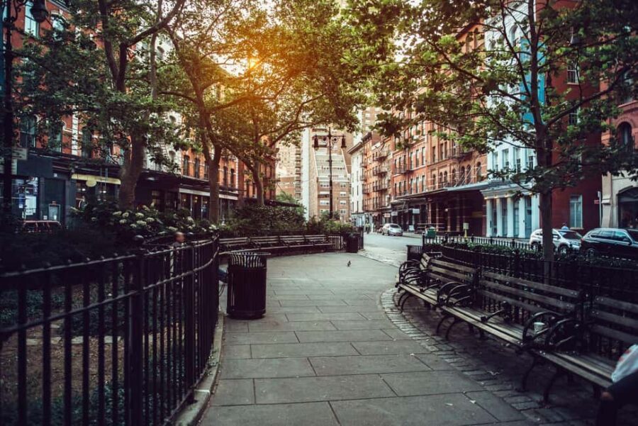 NYC: Guggenheim Ticket & Carnegie Hill Digital Tour - Exploring Carnegie Hill: Neighborhood Charm and Hidden Stories