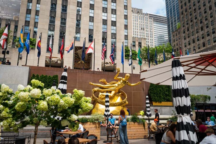 NYC: Half-Day Luxury Bus Tour of Top Highlights - Detailed Breakdown of the Itinerary