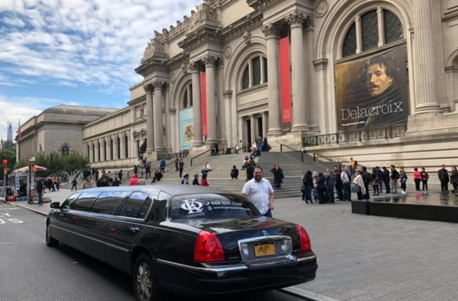 NYC Limousine Tour By Stretch Limo-King And Queen Limo NYC - Who Should Consider This Tour?