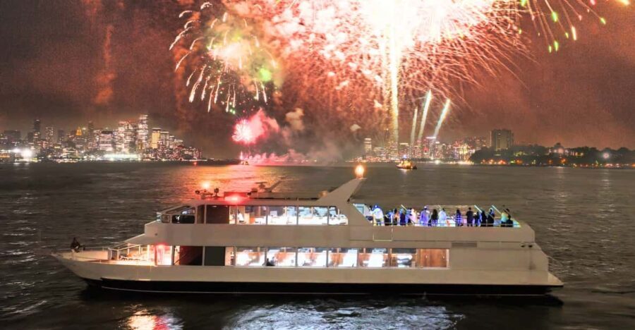 NYC: New Year's Eve Dinner Cruise with Music and Open Bar - The Sum Up