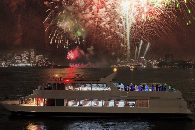 NYC New Year's Eve Dinner on Luxury Yacht with Open Bar - The Practicalities: What to Expect