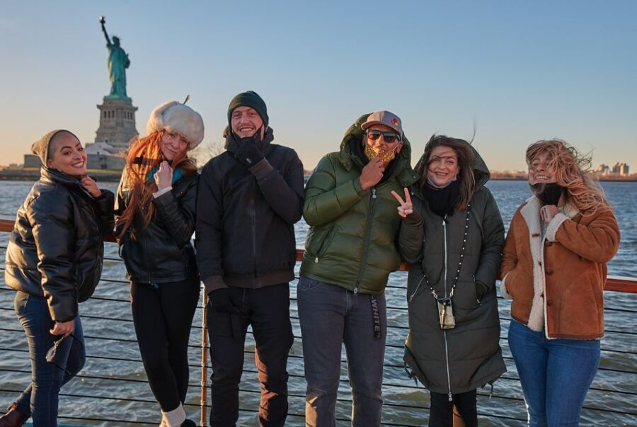 NYC: Romantic Valentine's Day Champagne Cruise - Who Will Love This Cruise?