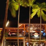 Oahu: Hard Rock Cafe Honolulu - The Meal and Atmosphere: What to Expect