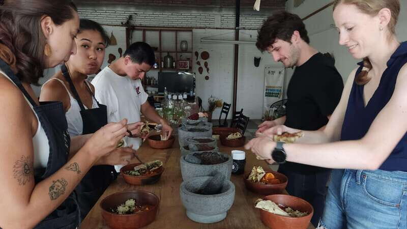 Oaxaca: Oaxacan Mole Workshop with a Traditional Cook - What Past Travelers Say