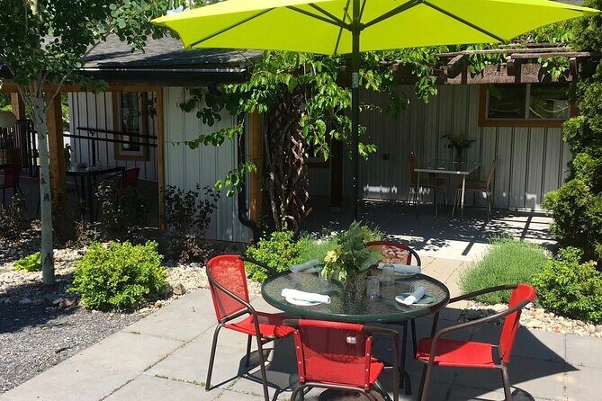 Okanagan Bee Tour and Lunch at Winery in Kelowna - Wine and Honey Tasting
