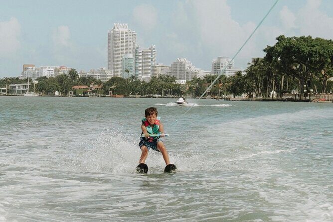 One Hour Waterskiing Lesson: Ultimate Miami Thrills - Who Should Consider This Tour?