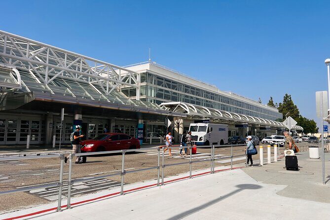 ONT Airport Pick up and Drop from to Hotels inside Ontario area - Why This Service Offers Good Value