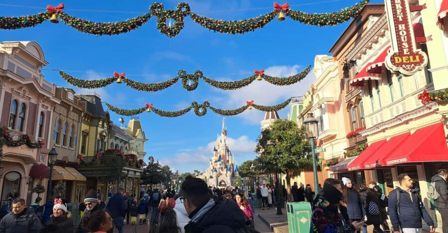 Orlando: Disneyworld and Universal Studios Personal Planner - The Reality of the Service: Strengths and Potential Drawbacks