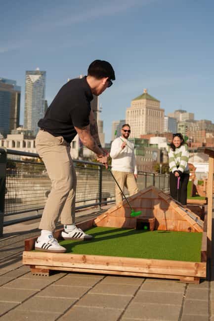 Outdoor mini golf in Montreal - What to Expect on Your Visit