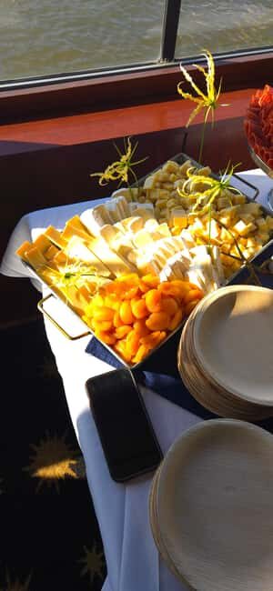Peekskill: Fall Foliage Brunch Cruise - FAQ