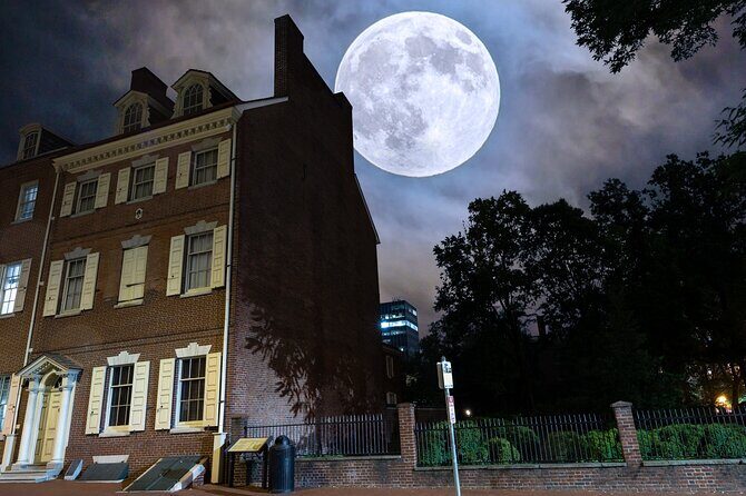 Philly Ghosts Boos and Booze Haunted Pub Crawl - What the Tour Offers
