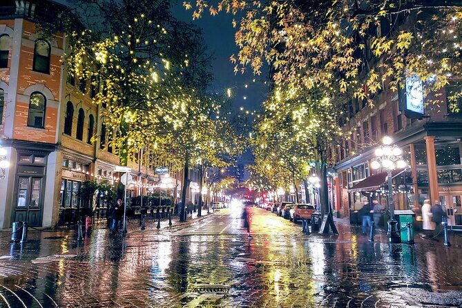 Photography & Walk at Night - Exploring Gastown’s Charm and Photography Opportunities