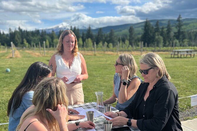 Premium Hood River Wine Tours - Transportation and Group Size