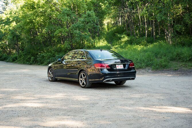 Private Luxury Calgary - Banff / Lake Louise Area 1 Way Transfer - The Scenic Experience Along the Route