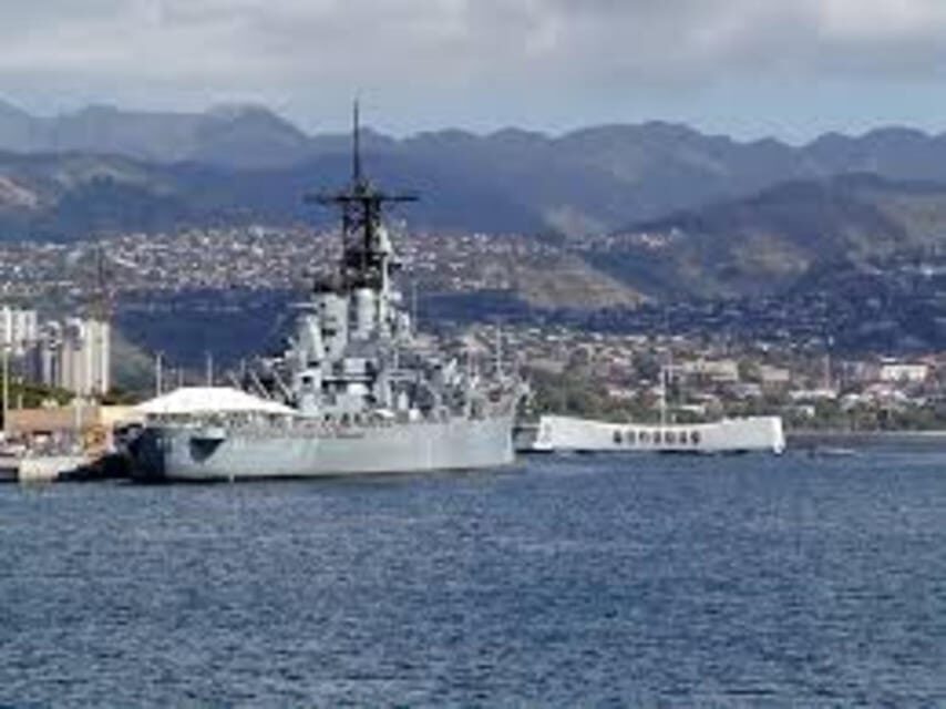 Private Pearl Harbor USS Arizona and USS Missouri - The core of the tour: Pearl Harbor & the USS Arizona Memorial