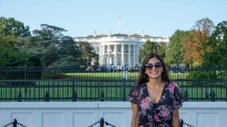 Private Photoshoot Outside the White House & Supreme Court - Why This Experience Is Worth It