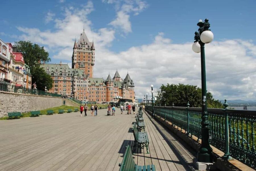 Private Romantic Stroll in Quebec Walking Tour for Couples - What You’ll See and Do