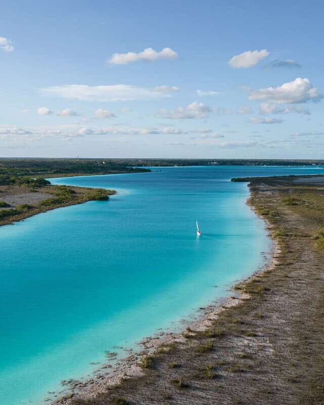 Private sailboat tour across the Bacalar seven colors lagoon - The experience in detail
