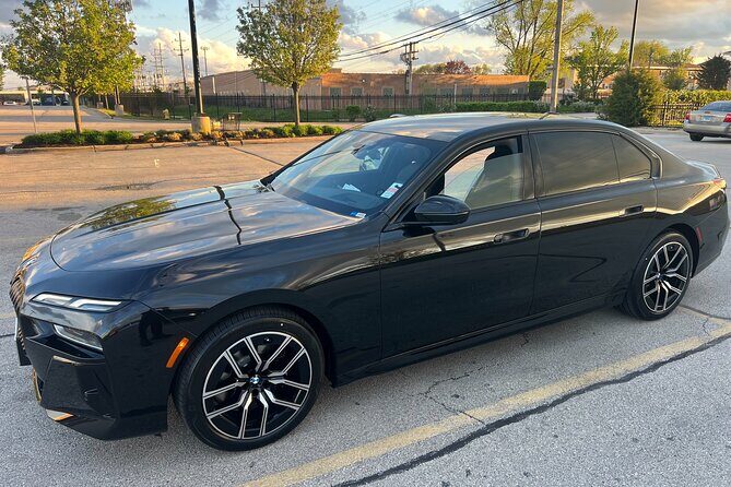 Private Sedan Transfer from O'Hare and Midway Airport to Chicago - The Value for Travelers
