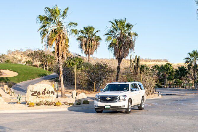 Private SUV Round-Trip from Airport to Hotels in Puerto Los Cabos