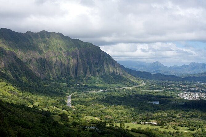 Private Town Tour with a Local from Honolulu to Diamond Head - Logistics and Practicalities