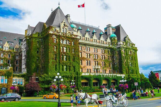 Private Victoria Full Day Tour from Vancouver - Visiting Butchart Gardens: A Floral Paradise