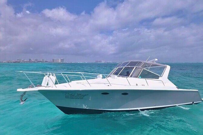 Private Yacht Cancun 42ft up to 8 people - Who Should Consider This Yacht Tour?