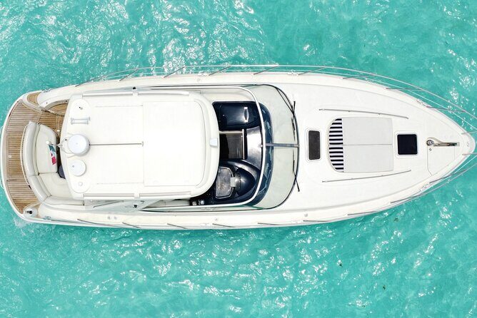 Private Yacht Rental in Cancun - The Crew and Service
