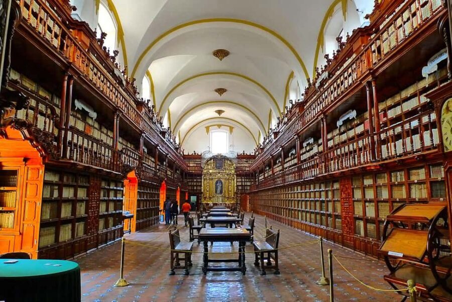 Puebla: Introductory Walking Tour with Ice Cream - The Palafox Library: A Treasure of Manuscripts