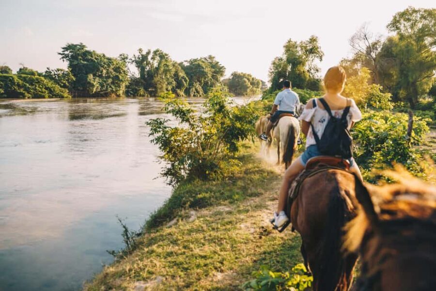 Puerto Escondido: Horseback riding to the Atotonilco hot springs. - Authenticity and Cultural Value