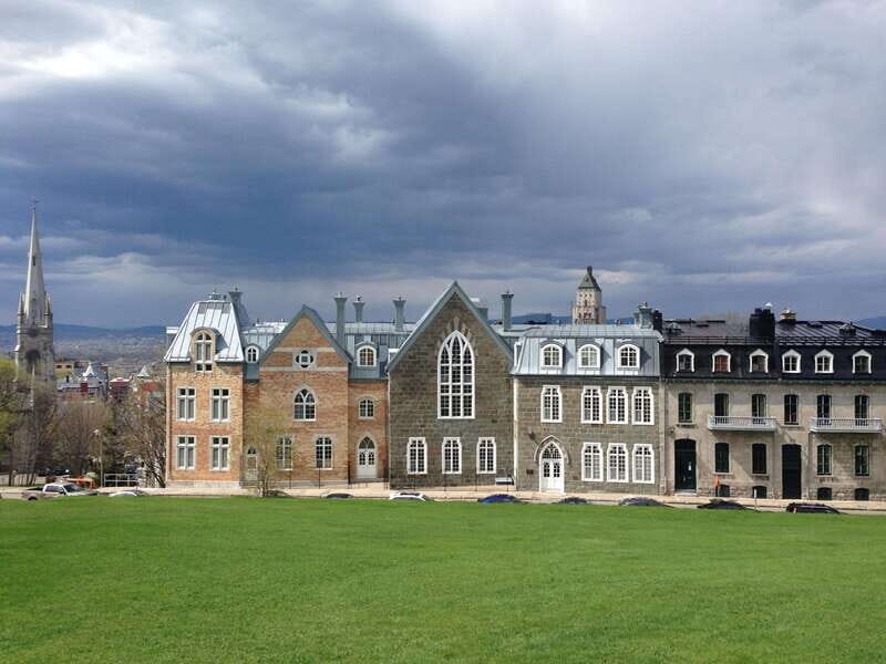 Quebec City: Historic District Walking Tour (3h) - The value of a small group guided tour