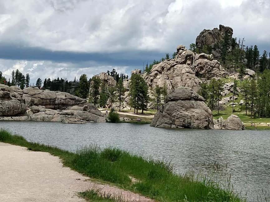 Rapid City: Black Hills Tour with Monument Tour - The Real Value of the Tour
