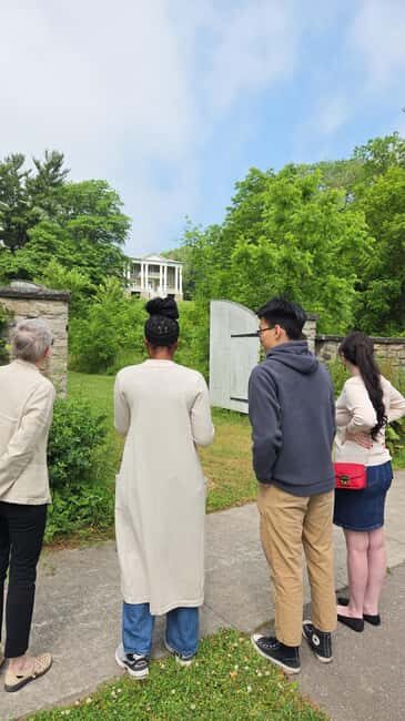 RiverBrink Art Museum: Historical Walking Tour of Queenston - An Introduction to the Queenston Experience