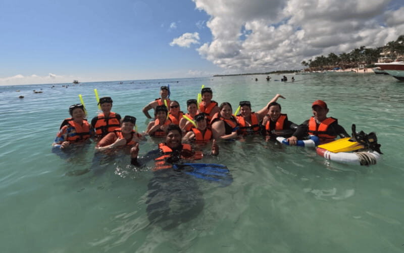 Riviera Maya: Tulum Ruins Tour, Turtle Swimming, Cenotes, and Lunch. - Transport, Group Size, and Value