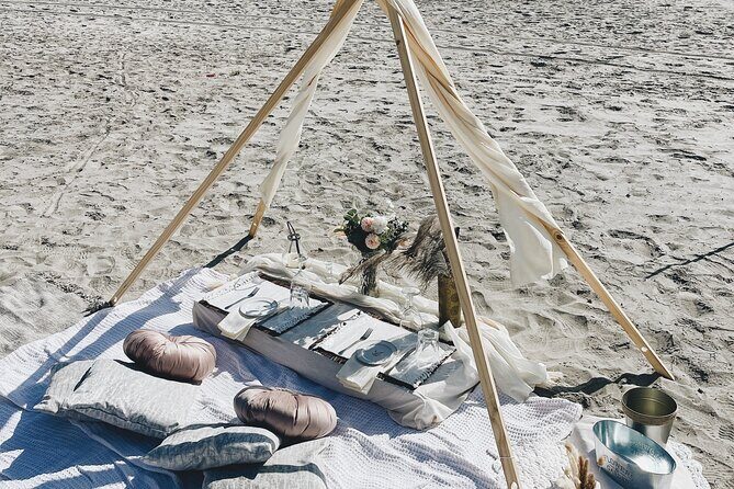 Romantic Picnic by the beach - Who Is This Tour Best For?