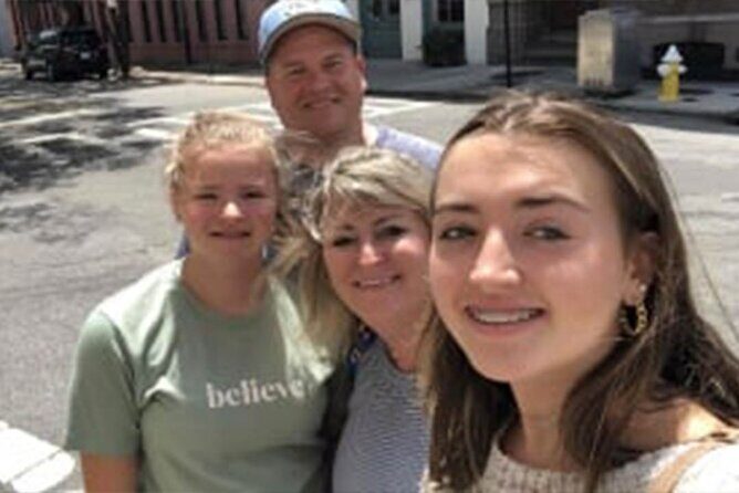 Saint Petersburg Scavenger Hunt at The Sunshine in Petersburg - Who Should Consider This Tour?