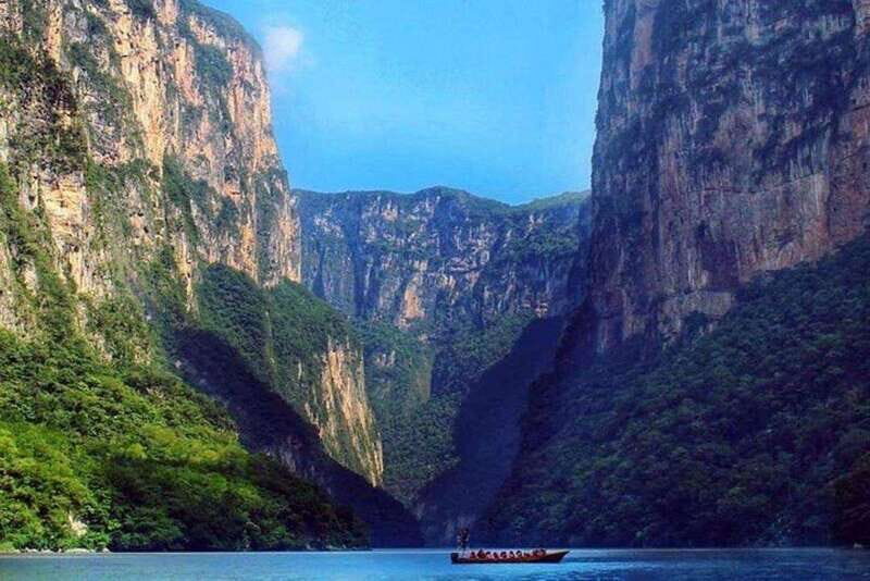 San Cristóbal: Sumidero Canyon and Chiapa de Corzo Tour - Transport and Guide Experience