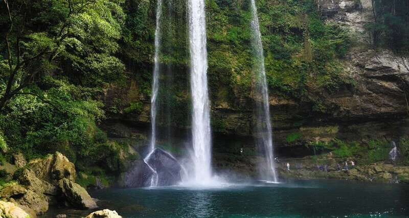 San Cristobal:Palenque,Agua Azul,and Misol-Ha English Guide - Misol-Ha Waterfalls: Power and Serenity