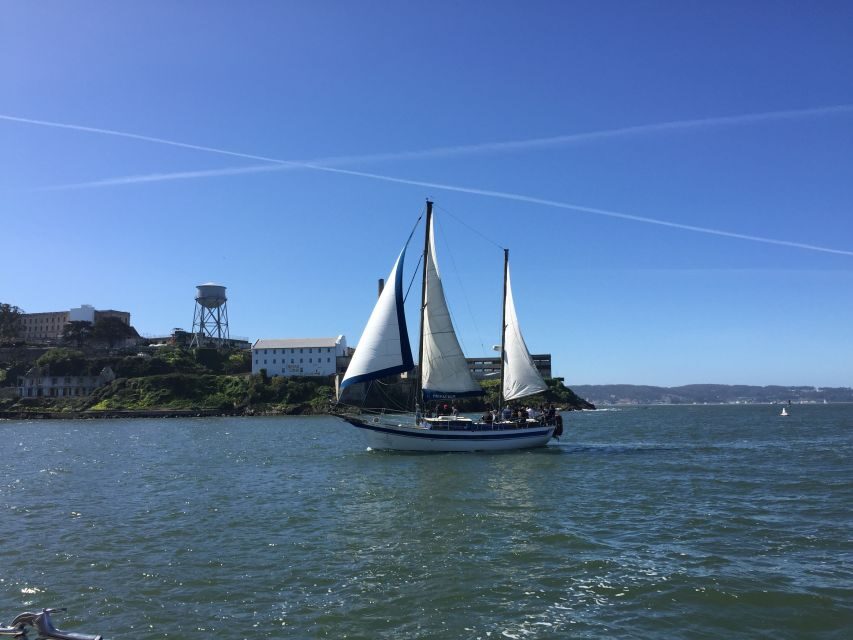 San Francisco: Bay Sailing Tour with Drinks - Landmark Views and Photo Opportunities