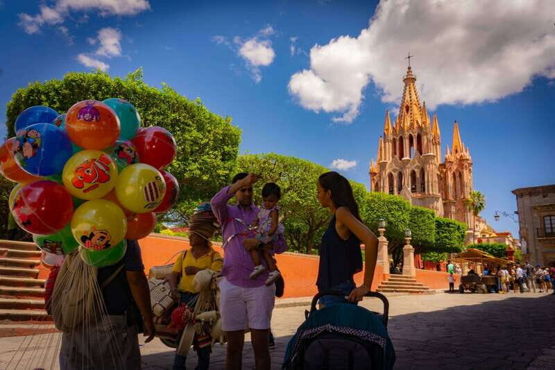 San Miguel De Allende: Downtown Landmarks Walking Tour - What to Expect During the Tour