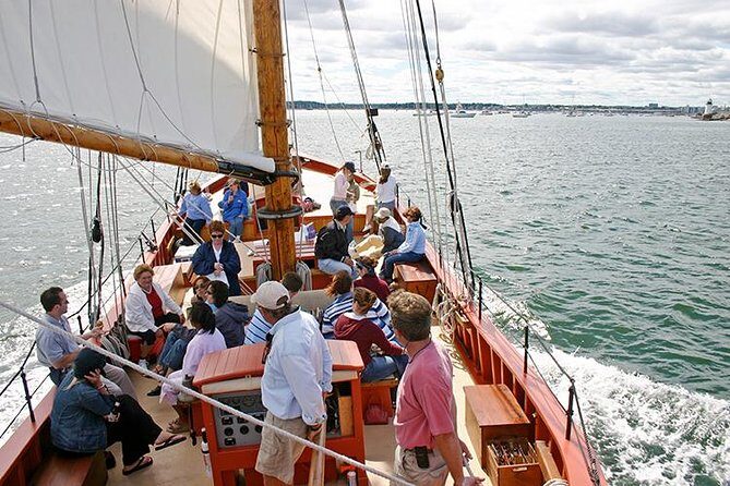 Schooner Fame Sailing Tour - The Atmosphere and Crew