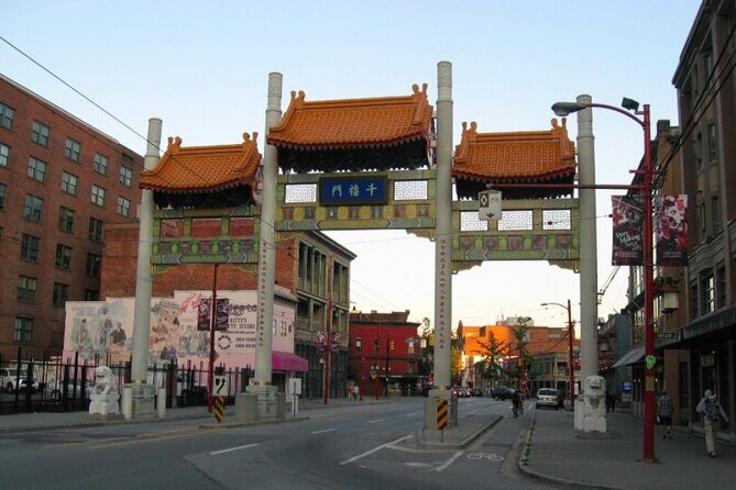 Self-Guided Scavenger Hunt: Vancouver Red Bricks & Gold Dragons - Who Is This Tour Best For?