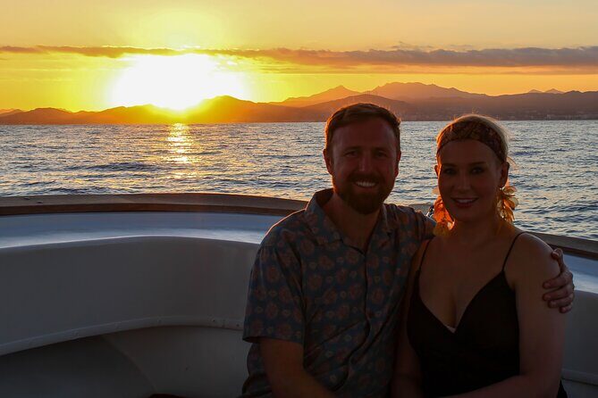 Shared Cabo Sunset Cruise with Open Bar and Scenic Views - Who Should Consider This Tour?