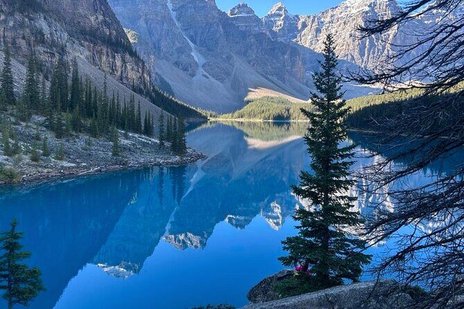 Shared Tour: Lake Louise, Moraine Lake & Emerald Lake - Transportation and Group Size