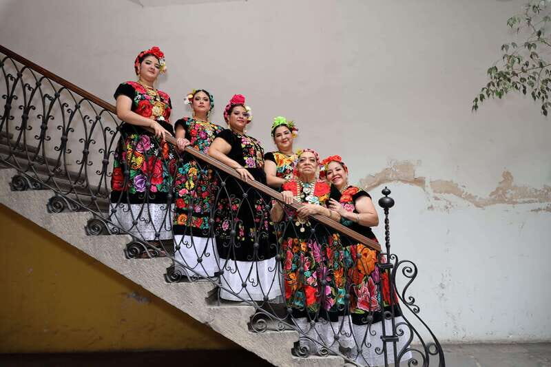 Show off your beauty wearing a typical Oaxacan costume + photo session - Who Should Consider This Tour?