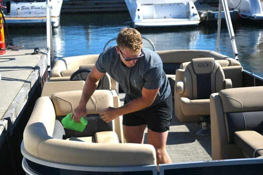 Sister Bay: 25' Pontoon Rental - Practical Details and Tips