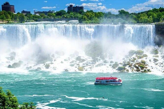 Small Group Tour of Niagara with Boat Cruise from Toronto - Driving to Niagara Falls