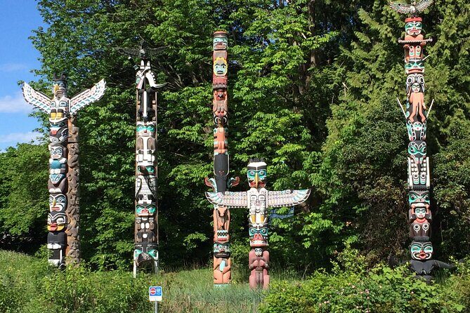 Stanley Park & Downtown - Vancouver Bike Tours - In and Around Stanley Park