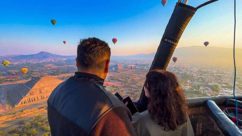 Teotihuacan: Hot Air Balloon Ride with Breakfast & Transport - The Flight Experience: Watching the Dawn Break